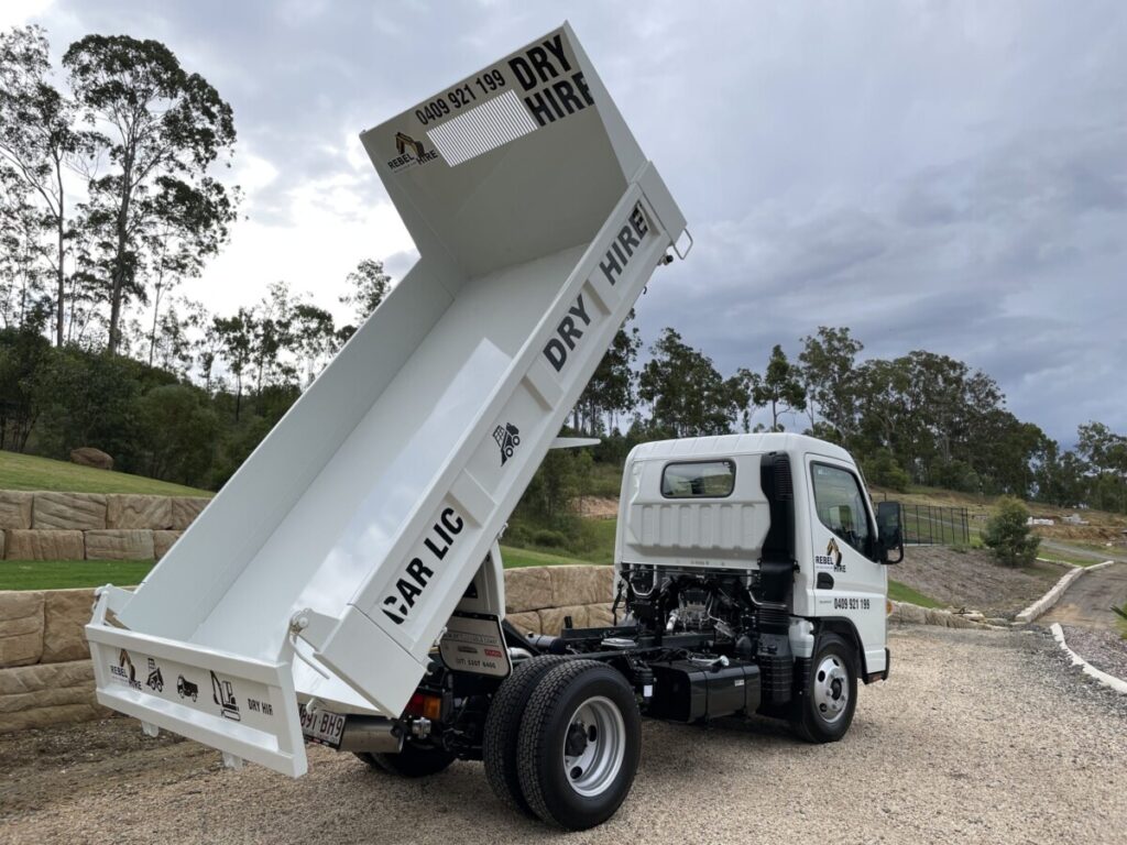 Isuzu NLR 45 / 150 TIPPER TRUCK DRY HIRE - Dry Hire Equipment