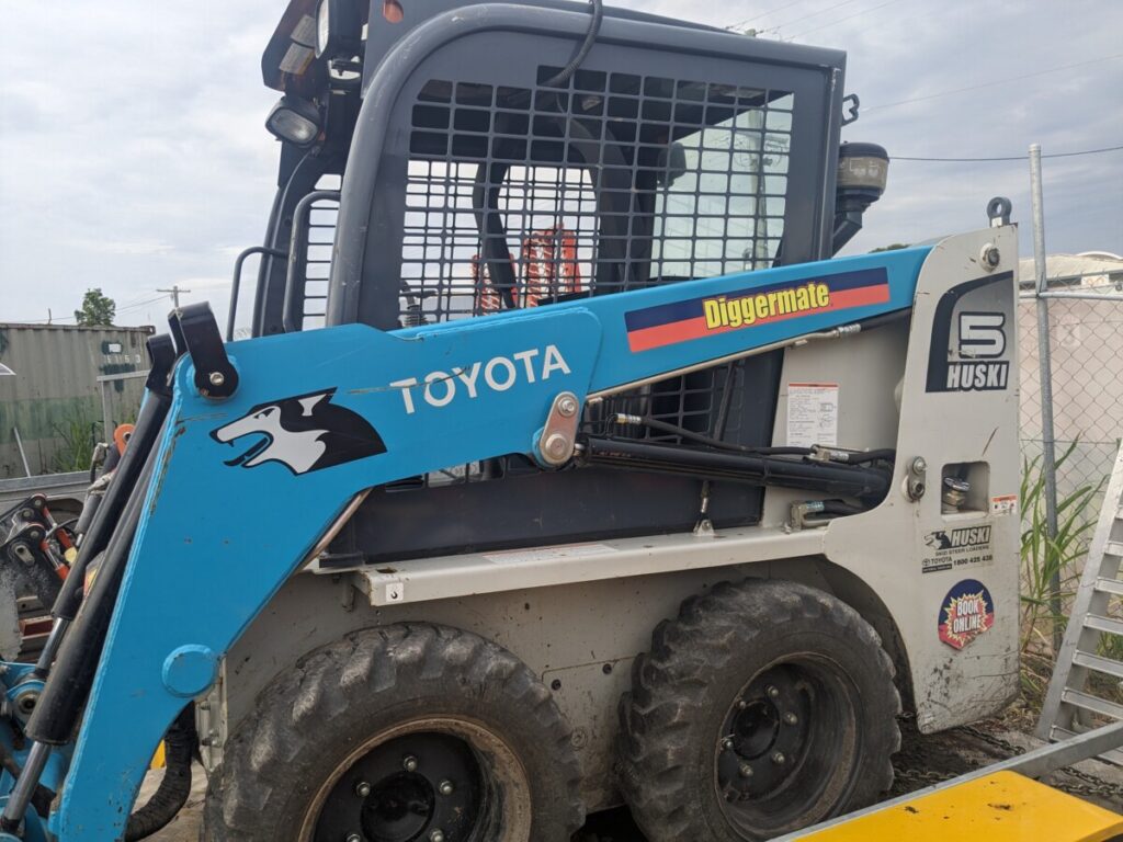 Huski SDK5 Skid steer - Dry Hire Equipment